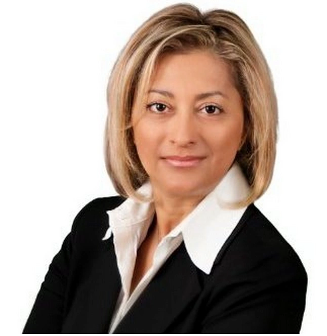 Sarah Kavoosi, Real Estate Agent, Ratings & Reviews, Aurora, ON