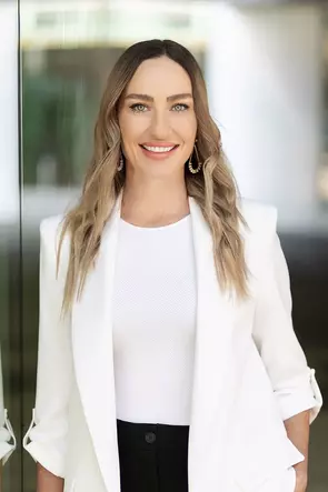 Sheena Claassens, Real Estate Agent, Ratings & Reviews, Port Moody, BC